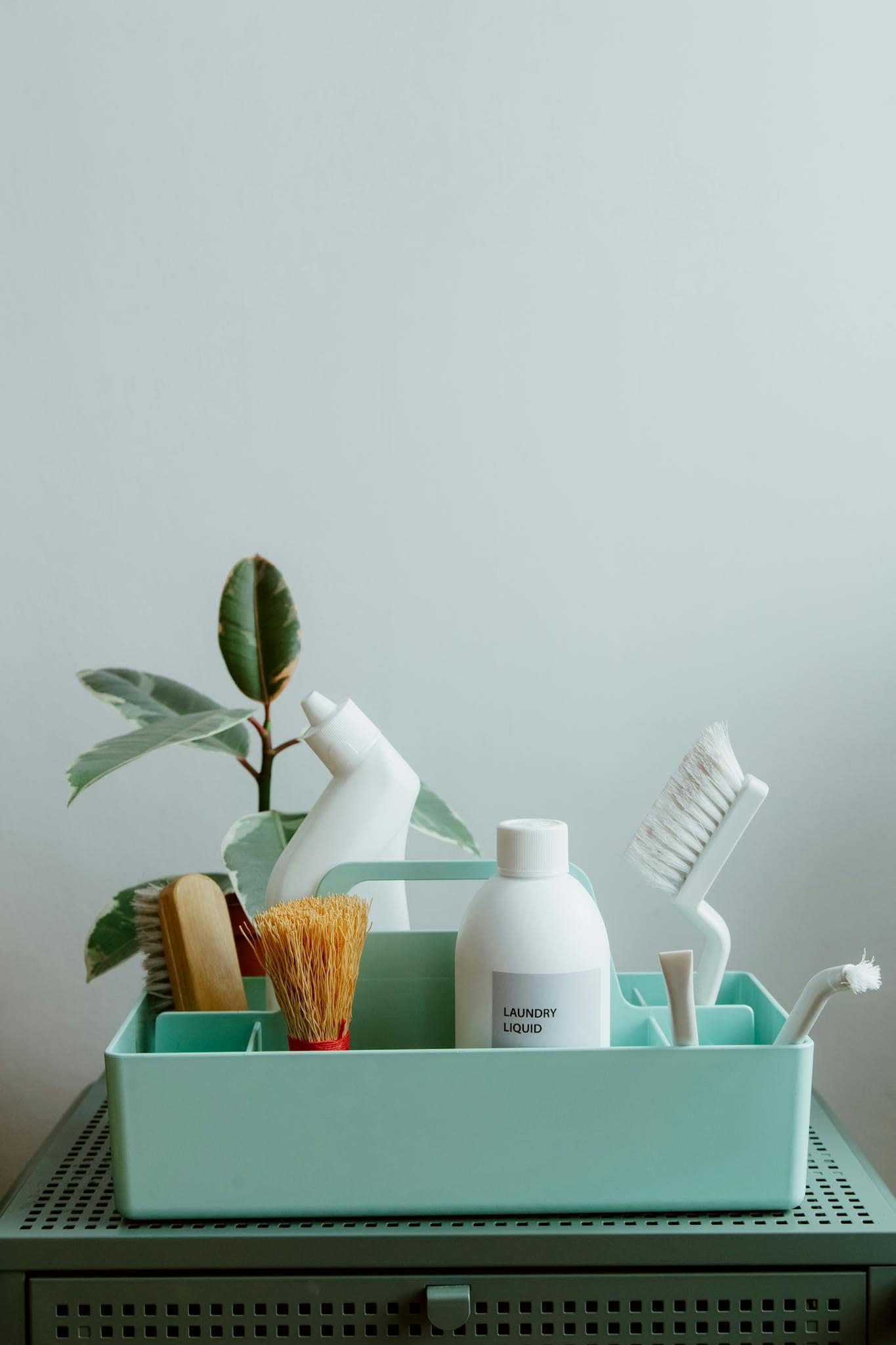 Speed Cleaning 101: - Minimalist Home